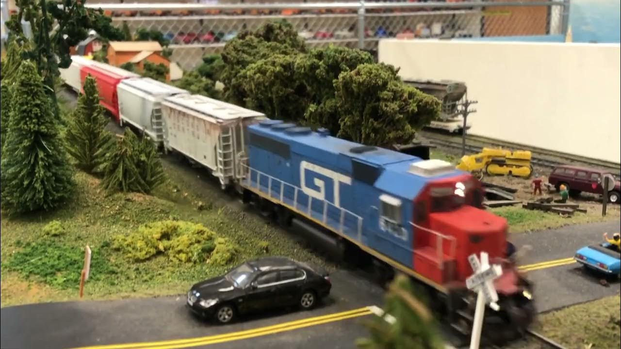 HO Scale Local led by Athearn Genesis GTW GP40-2 - YouTube
