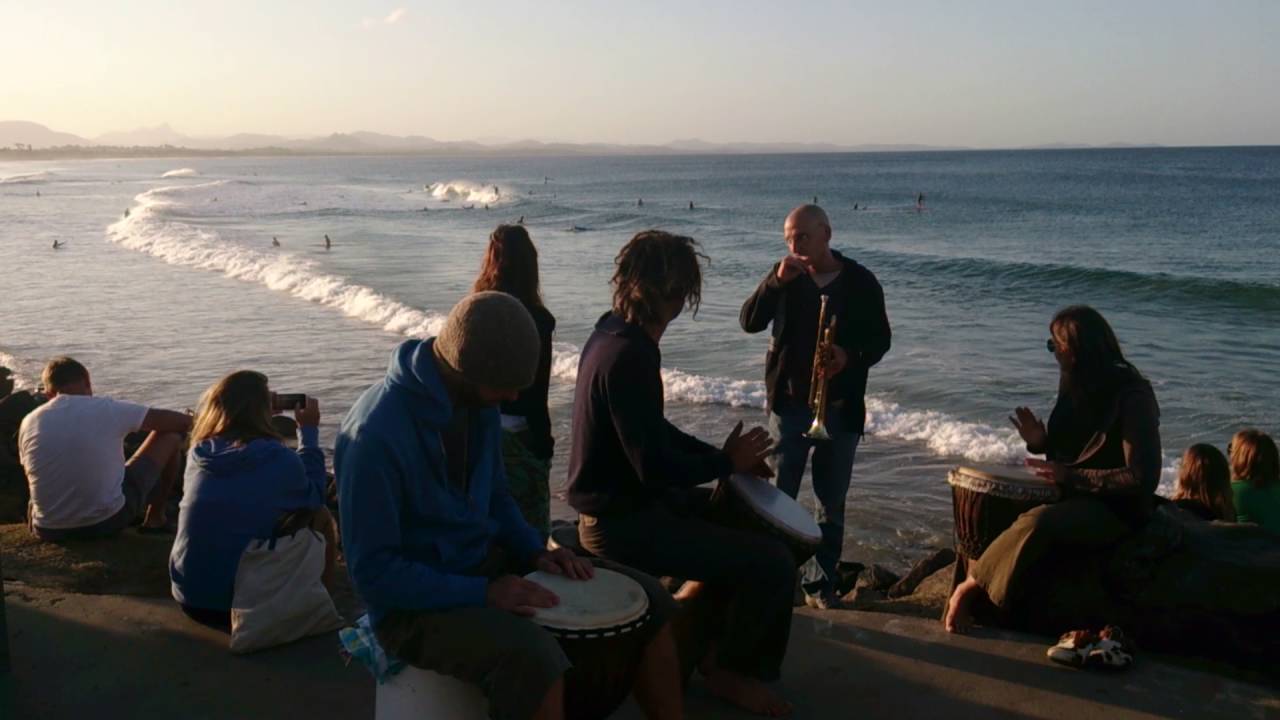 Byron Bay Beach - Street Music (Trumpet and Drums) Part II - YouTube