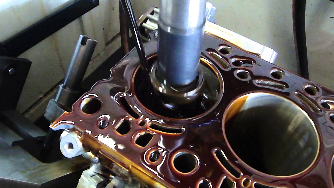Porsche honowanie cylindra Alusil - YouTube