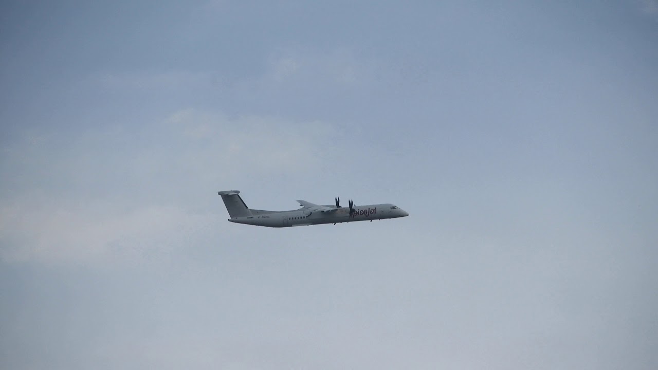 Spice jet Plane flying captured by nikon b700 - YouTube