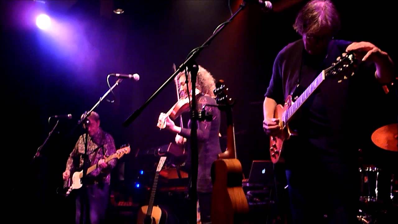 Stackridge - Everybody's Got To Learn Sometime - YouTube