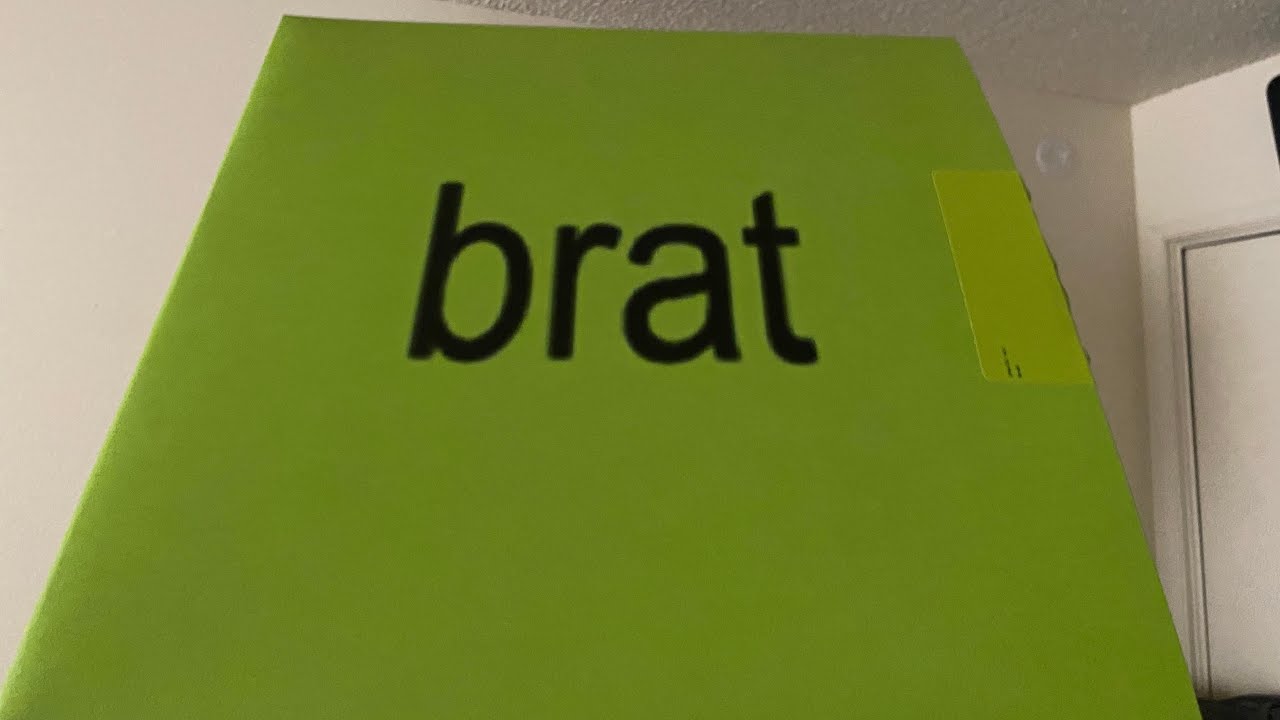 CHARLI XCX “BRAT” VINYL VLOG N UNBOXING - YouTube