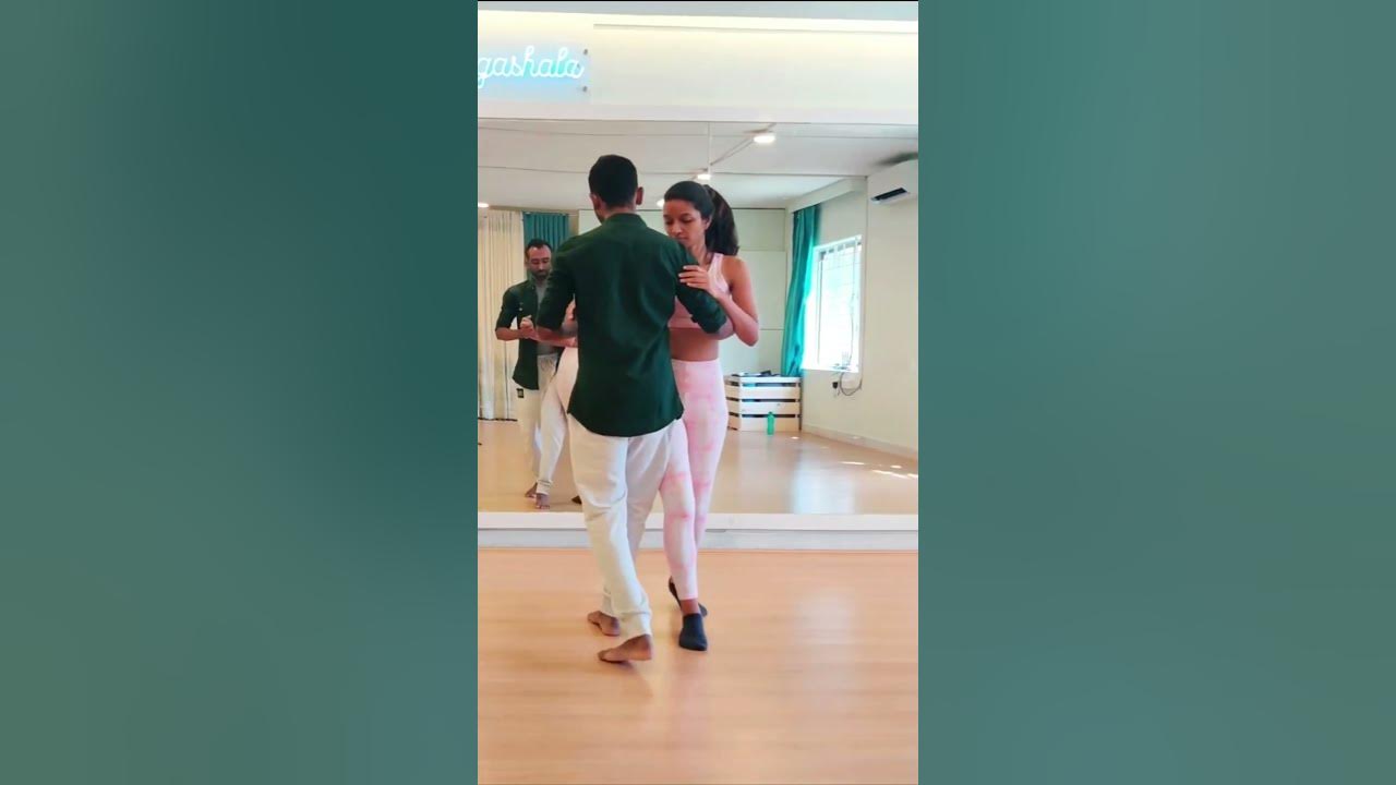 Kizomba Intermediate | Arun Pauer & Sneha Vakkala | Feb 2023 | Chennai | Salsa Madras - YouTube