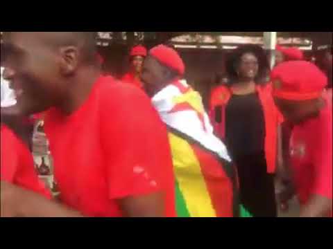 Buhera Women Dance For Morgan Tsvangirai as they Prepare for Burial
