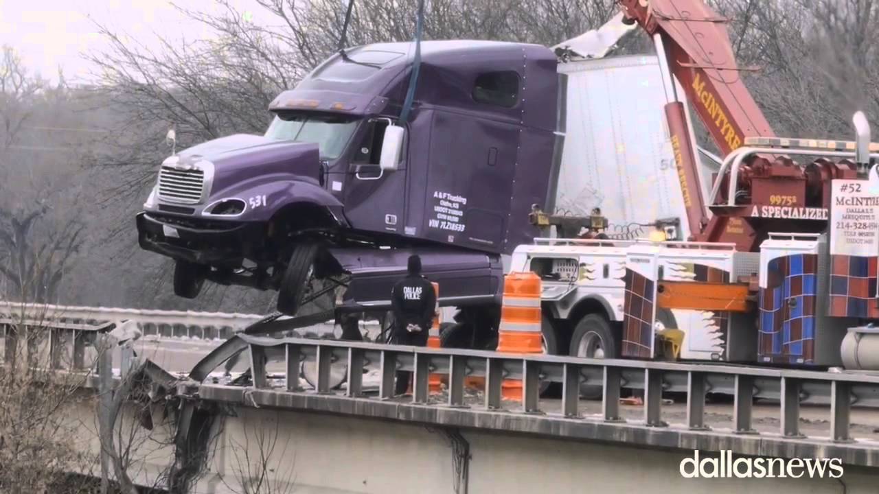 Work Crews Remove Tractor Trailer From Guard Rail - YouTube