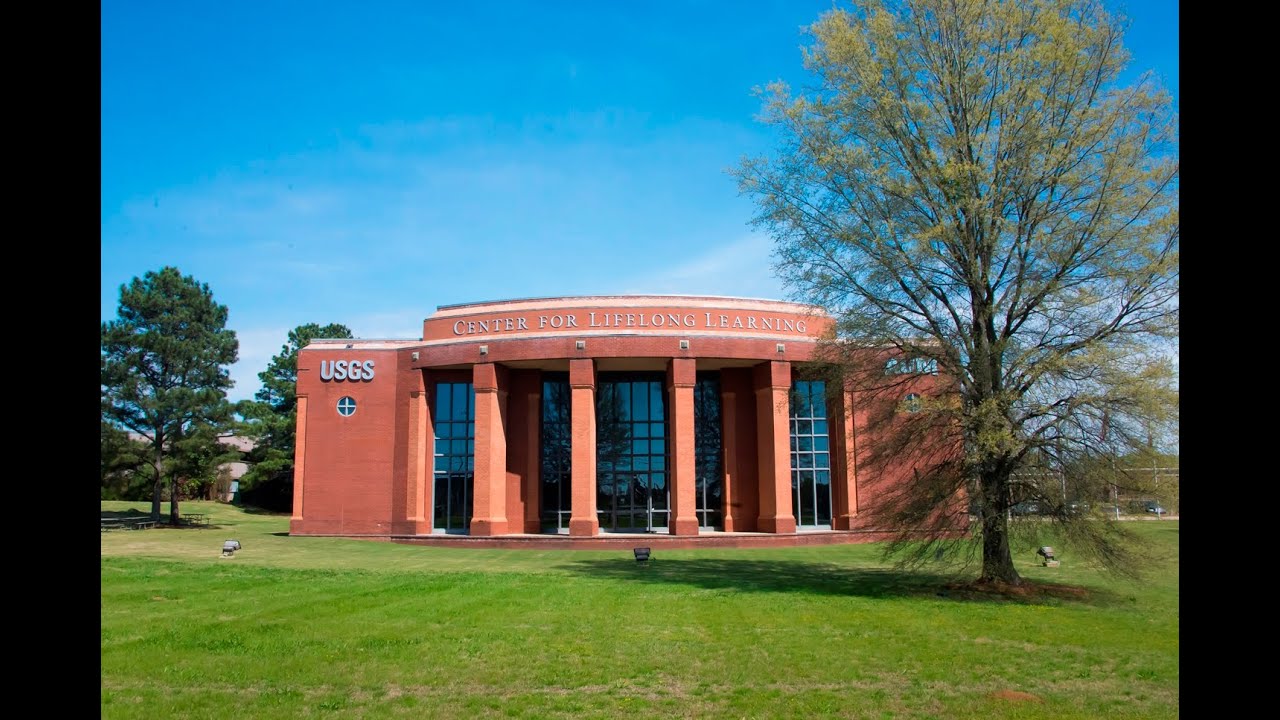 AUM Center for Lifelong Learning - Meeting Space Rooms and Labs - YouTube