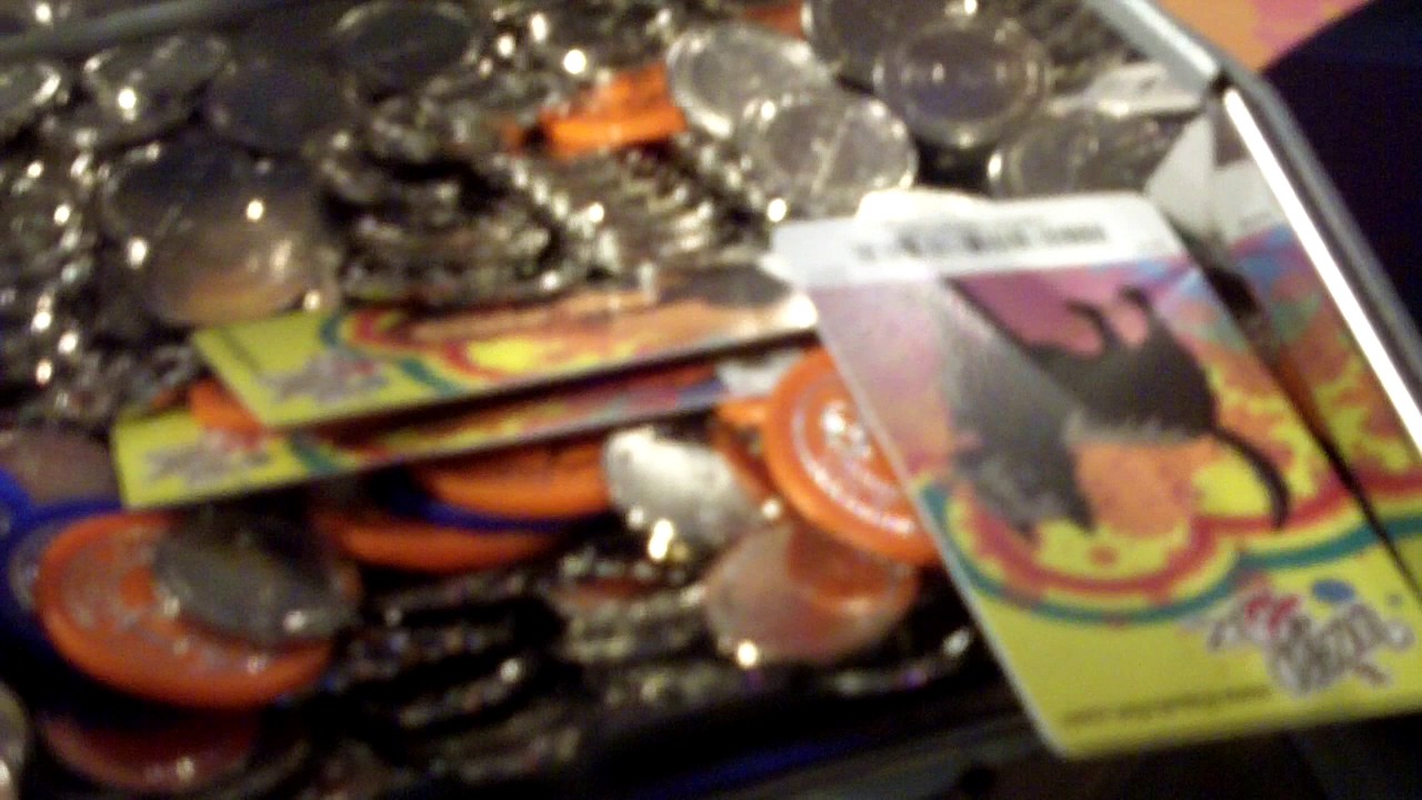 Dave and Busters Coin Pusher Game: Rare Toto Card - YouTube