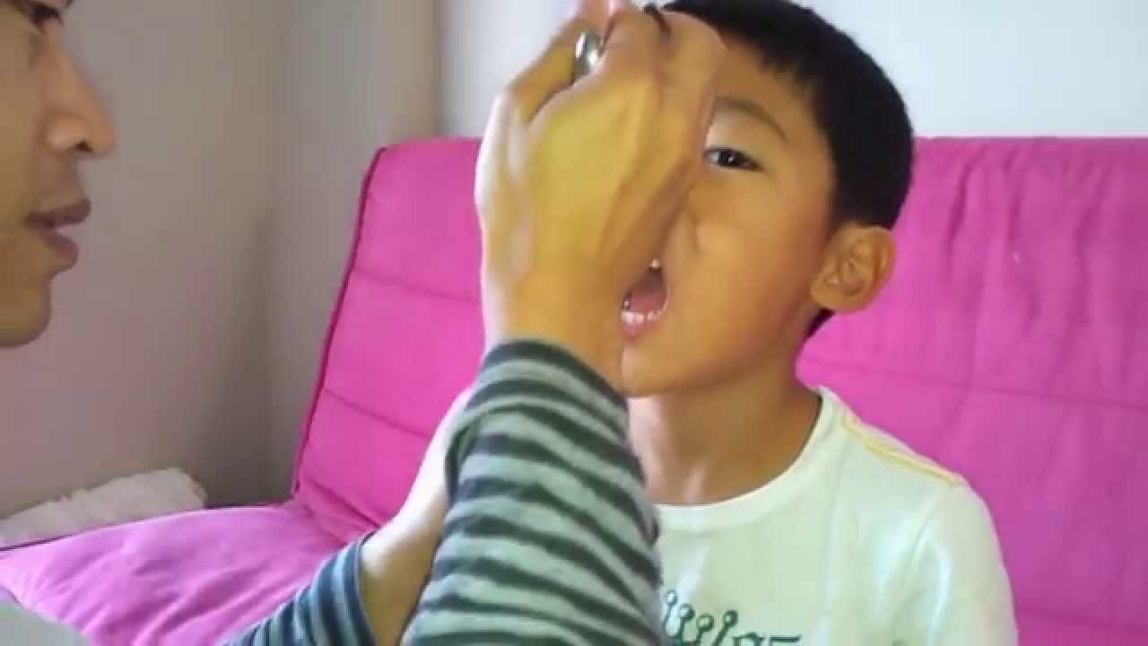 Brave boy dosen't cry while getting tooth pulled for kids - YouTube
