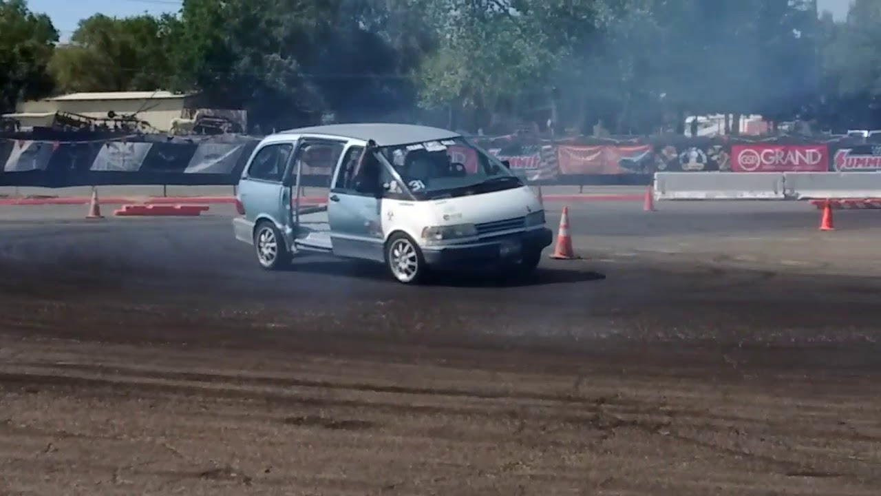 It's a freaking Drift Previa. WOOOO! - YouTube