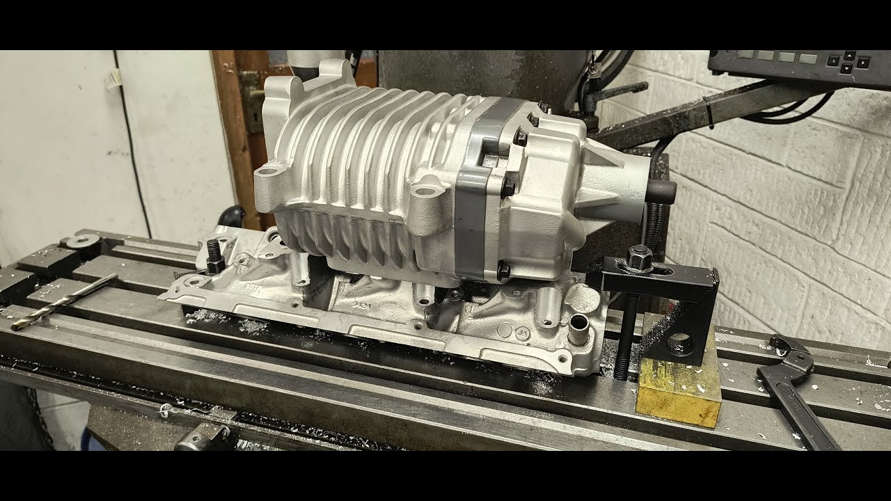 Eaton M90 supercharger draw through on 2.9 Cologne part 2 - YouTube