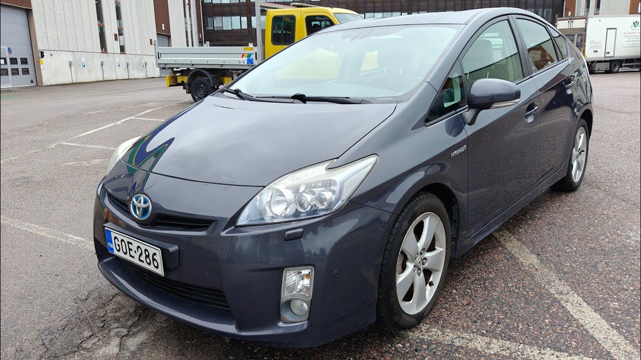 Toyota Prius 1.8 HSD 2011 - YouTube
