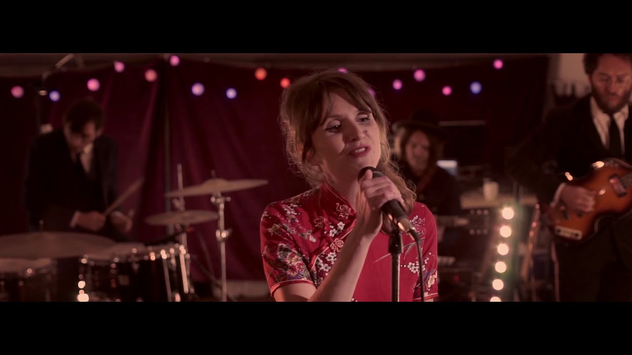Elise & the Crazy Comets - Rehab (Amy Winehouse cover) - YouTube