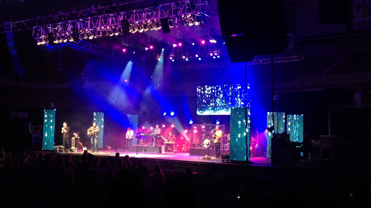 Josh Turner - Lay Low (Live) - YouTube