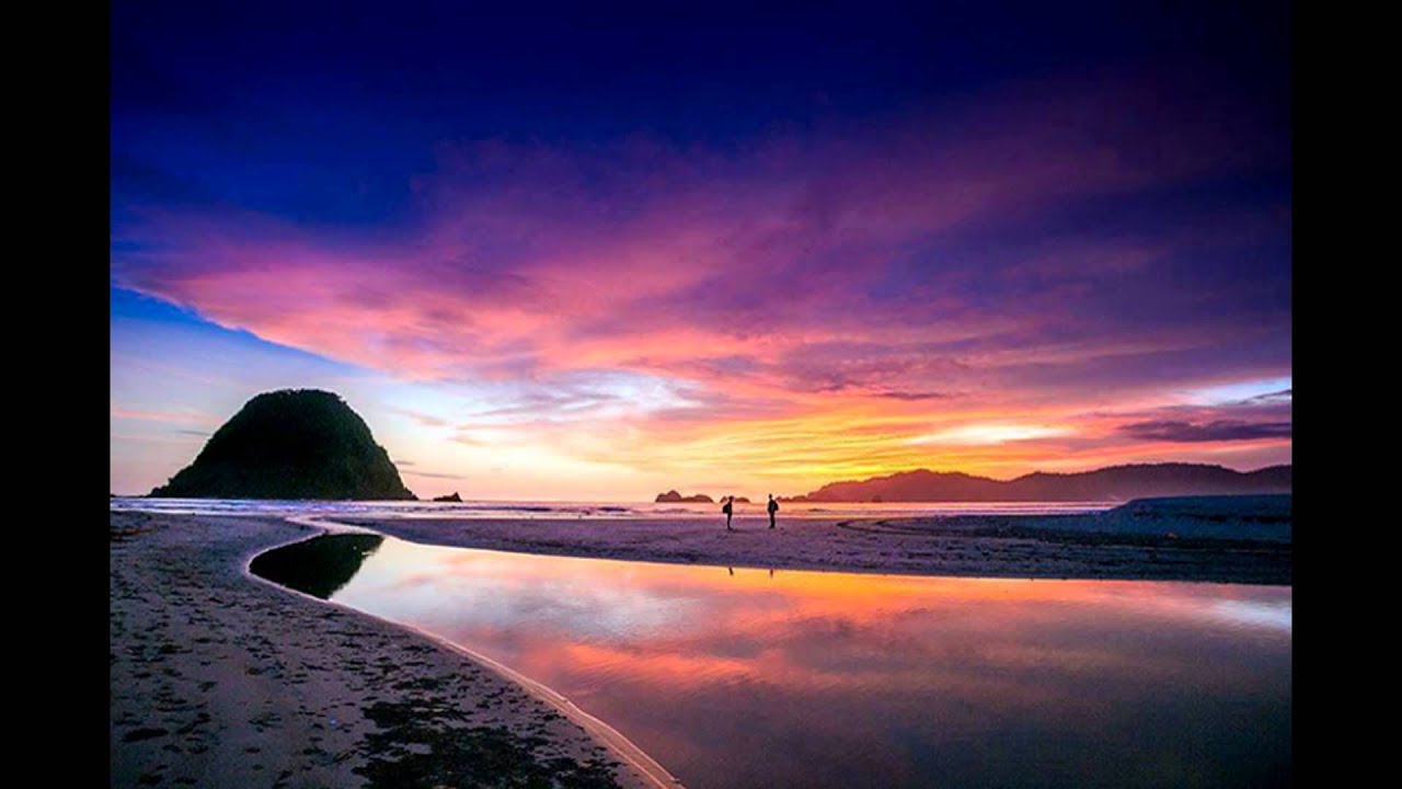 Wisata Pantai Pulau Merah (Red Island) Banyuwangi - YouTube