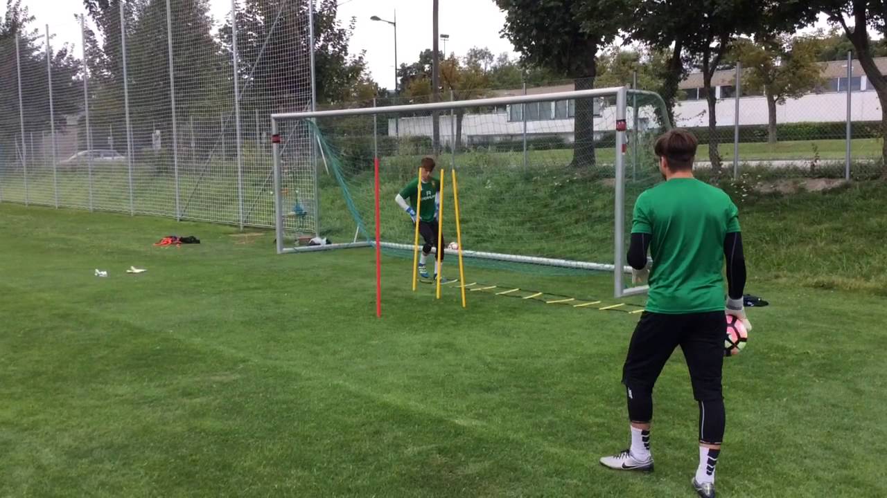 KEEPERtraining Schienen mit Slalom und Tor - Griffe - YouTube