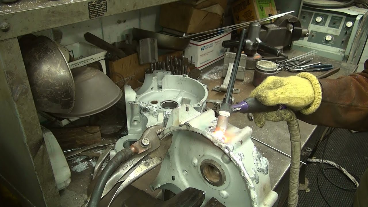 #111 1947 EL case welding knucklehead 74ci motor weld and machining ...