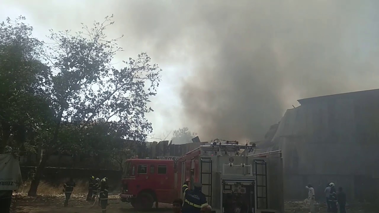 Fire In Deonar Maharashtra Nagar - YouTube