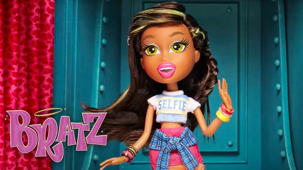 The Selfie Photo Booth | Bratz Web Series - Norwegian - YouTube