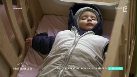 Crèche : la sieste en plein air pour les bébés - La Maison des ...