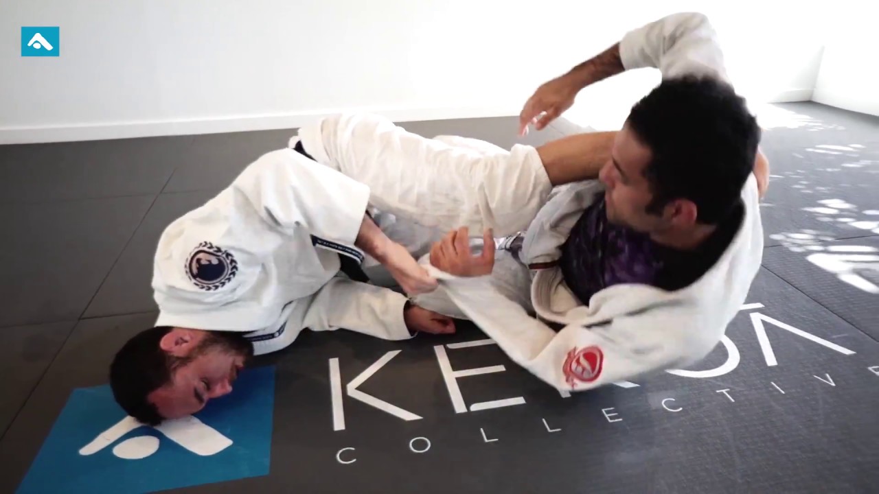 Joao Pereira of Igor Gracie: sweep from half guard - YouTube