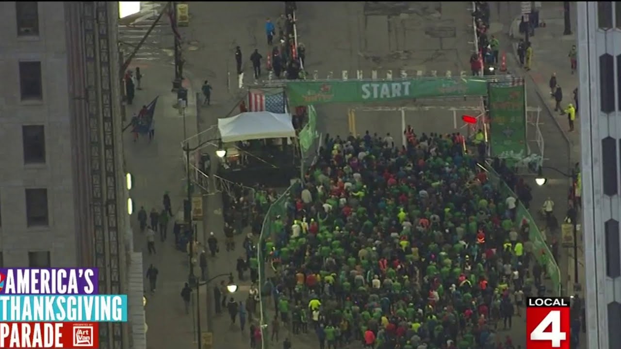 Turkey Trot 2019 kicks off in Downtown Detroit - YouTube
