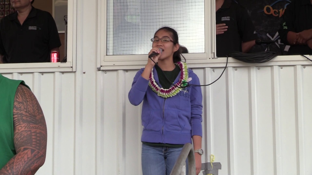 Krista Chang sings before HHSAA Div. 2 softball championship - YouTube