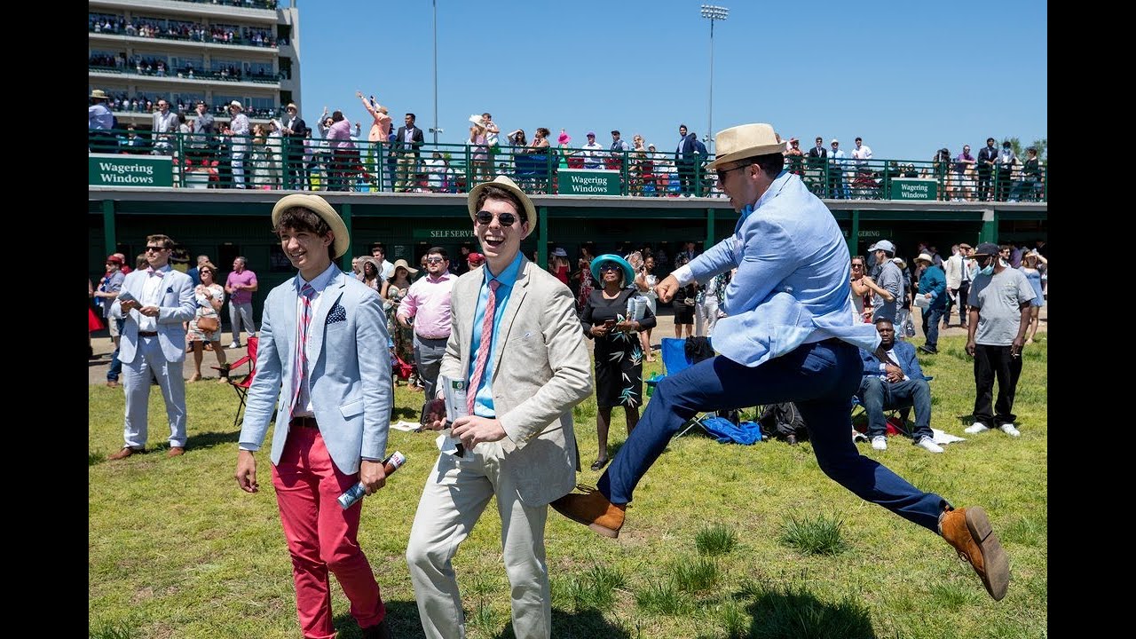 Photo slideshow: Fans and fashion at the 147th Kentucky Derby - YouTube