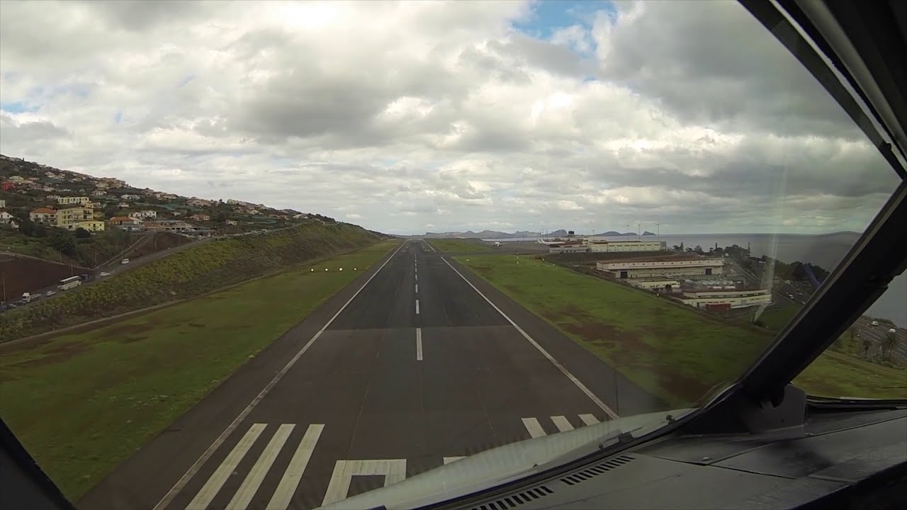 Landing with cockpit view at Airport Madeira (FNC - Funchal) - YouTube