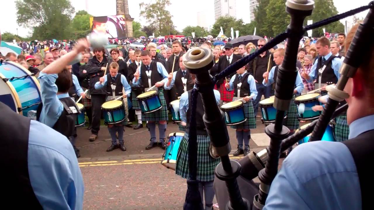 Inveraray & District Pipe Band - World Championships 2011 - YouTube