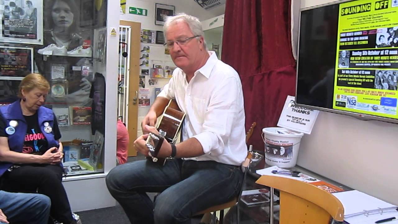 Steve Walwyn Sings midnight Special - YouTube