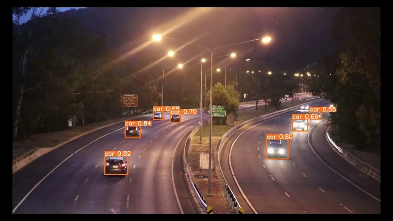 Deteksi objek video dengan YOLOv5 - YouTube