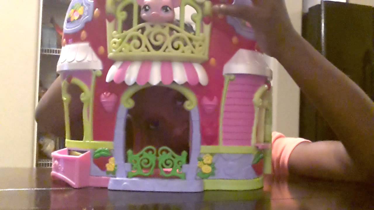 Blair Playing with LPS /Strawberry Shortcake Toys - YouTube