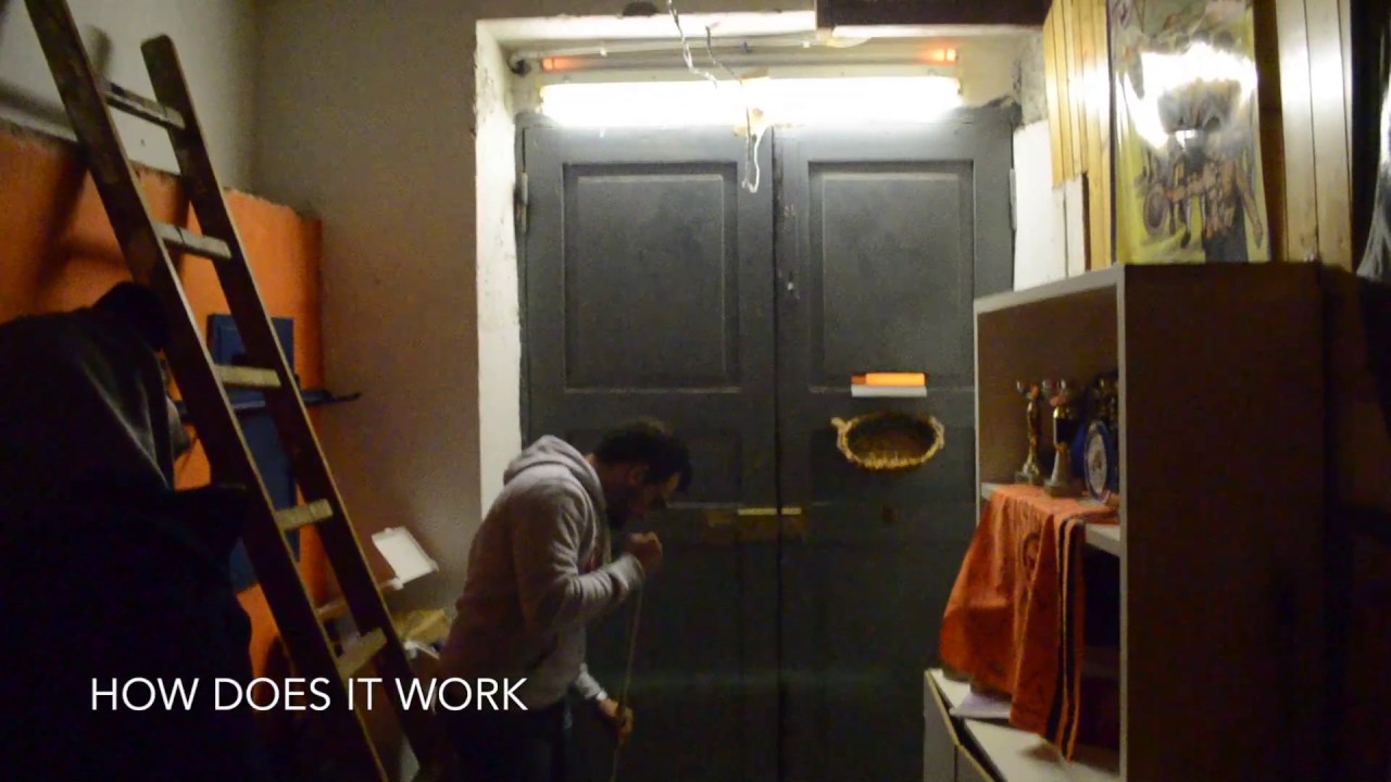 Gli scherzi della tana 1 ~ (Arduino Pranks) - YouTube