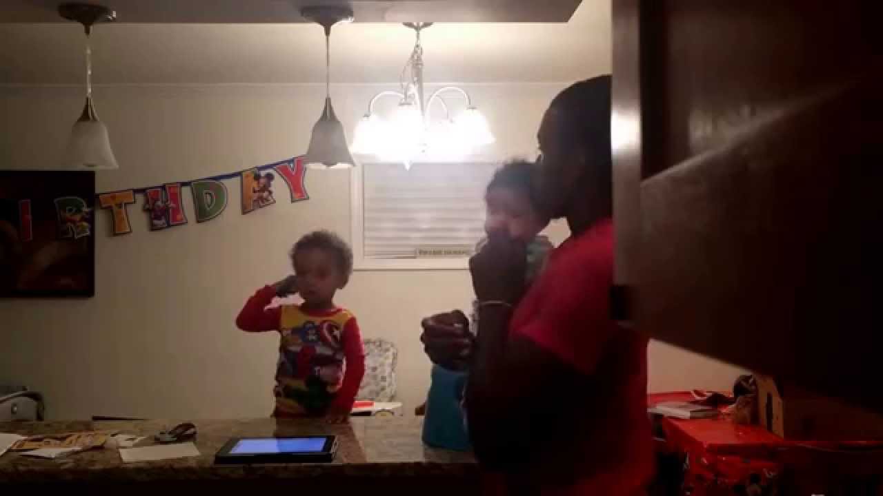 Uptown funk with the kids. Dancing with the little ones - YouTube