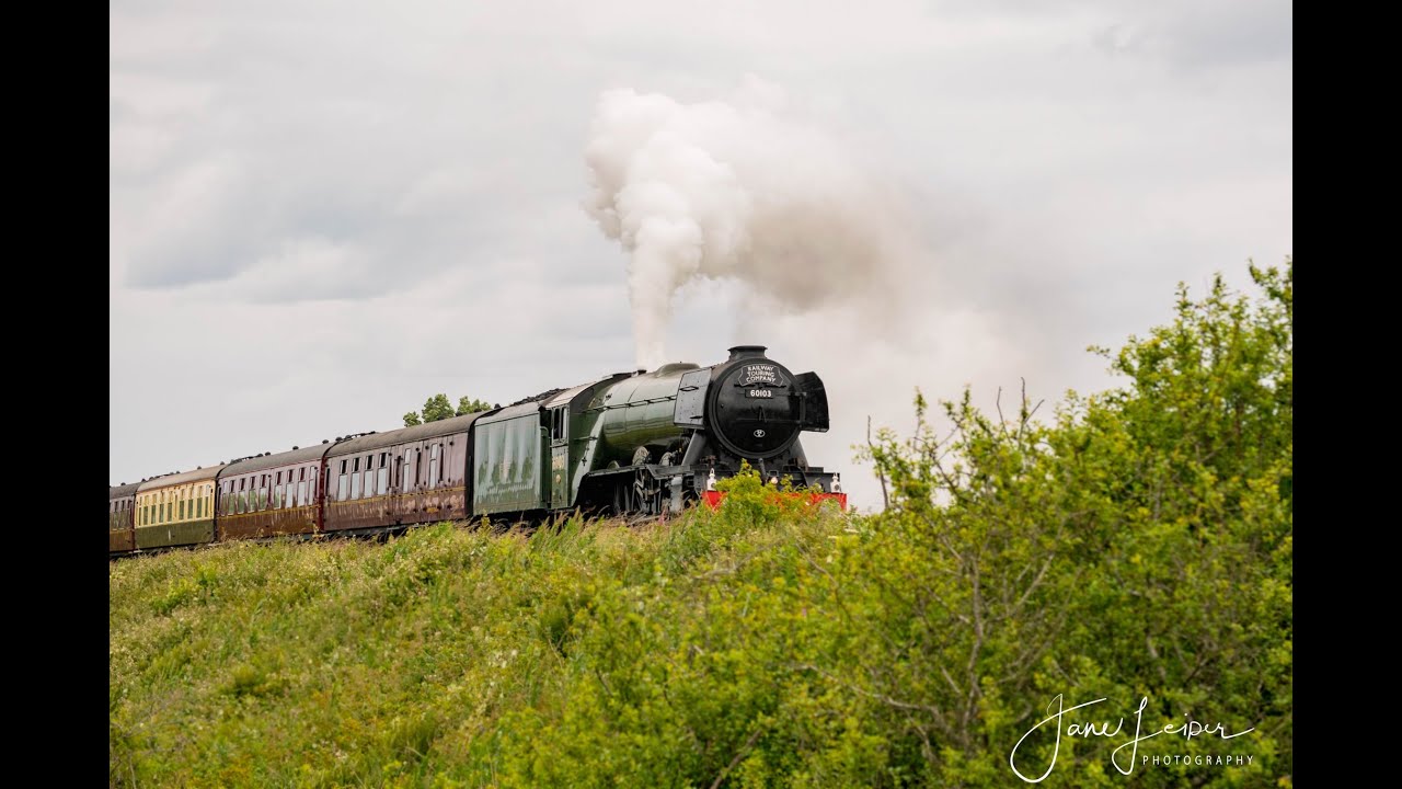 ABERDEEN WELCOMES THE FLYING SCOTSMAN - YouTube