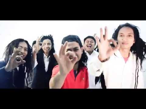 MOMONON - SEMANGAT OKE (Official Music Video)