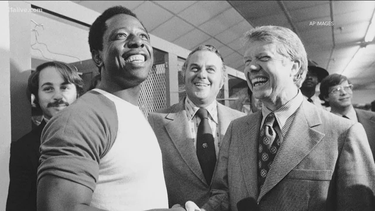 Jimmy Carter remembers Hank Aaron, calling him 'a personal hero' - YouTube