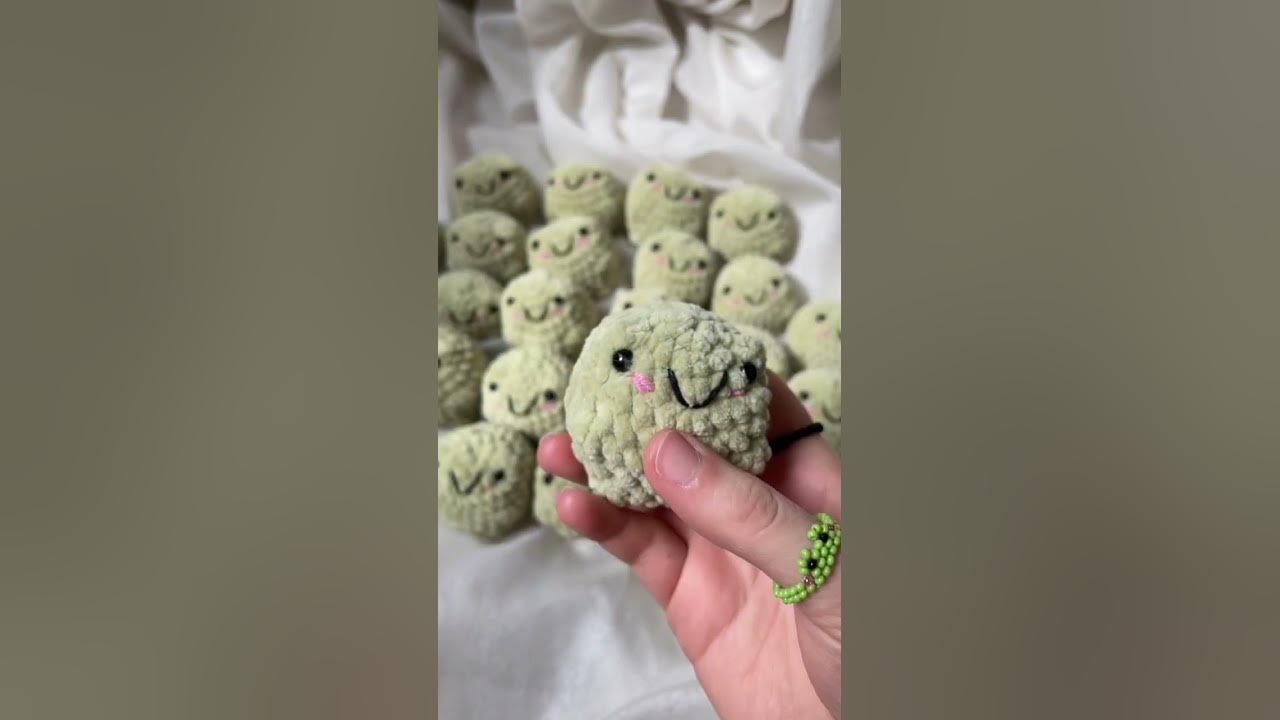 Вязаные жабы - пирожочки #амигуруми #вязанаяигрушка #вязание # ...