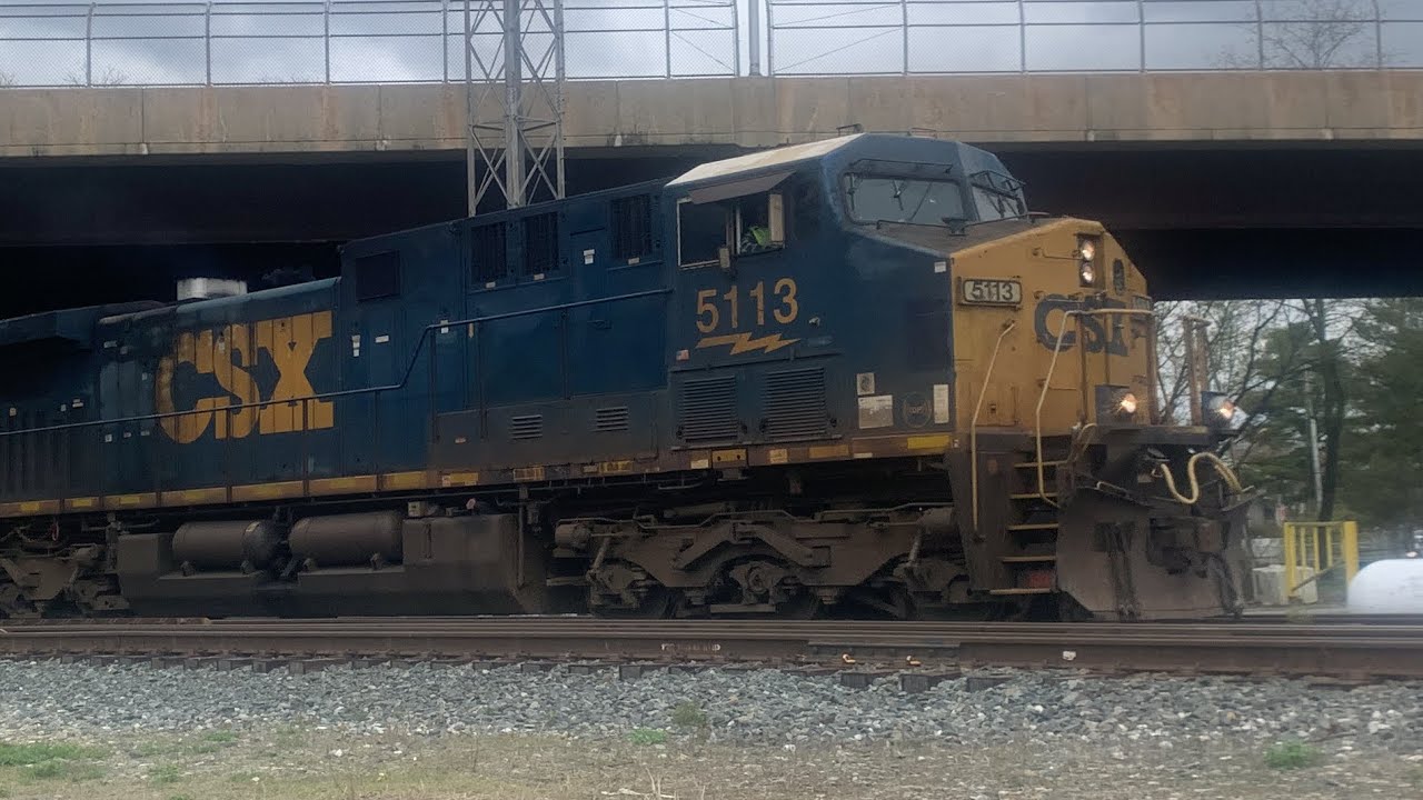 CSX M372-03 with 5113 Leading - YouTube