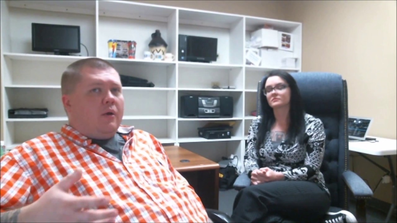 Renee & Boleo on Why Local Banks & Credit Unions Are Better - YouTube