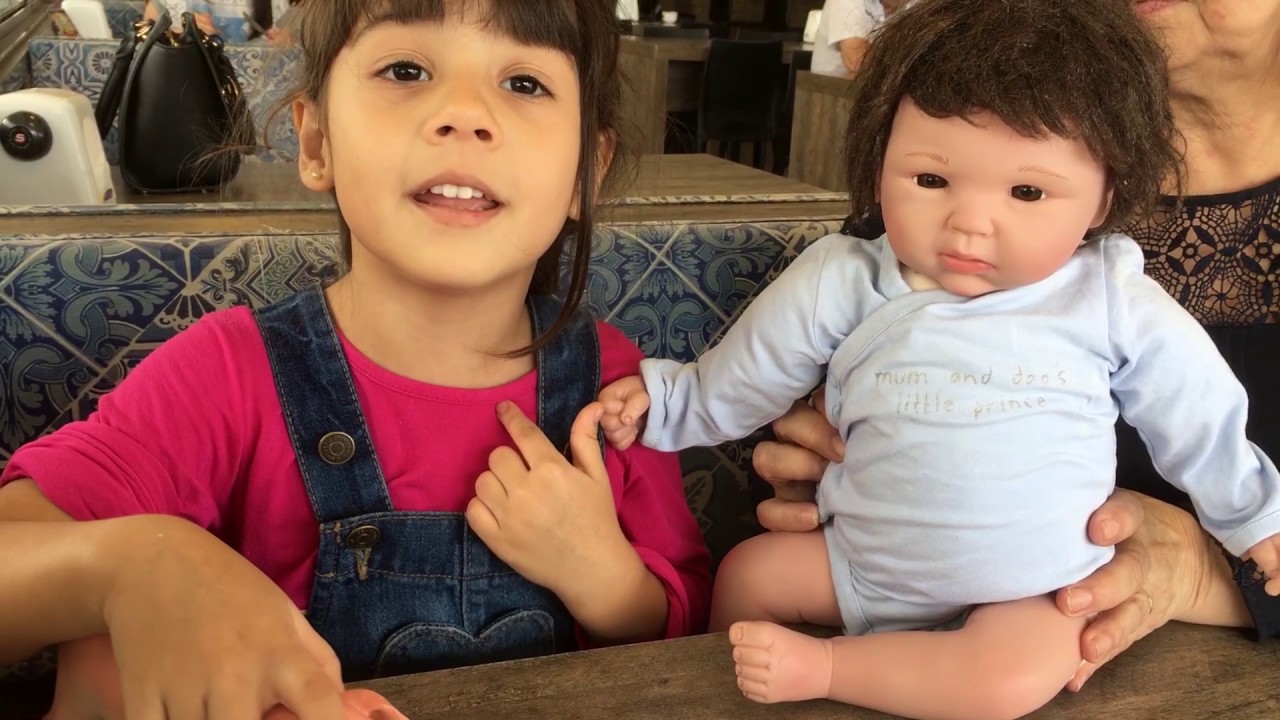 Lulu leva Bebe Reborn para Passear pela primeira vez - YouTube