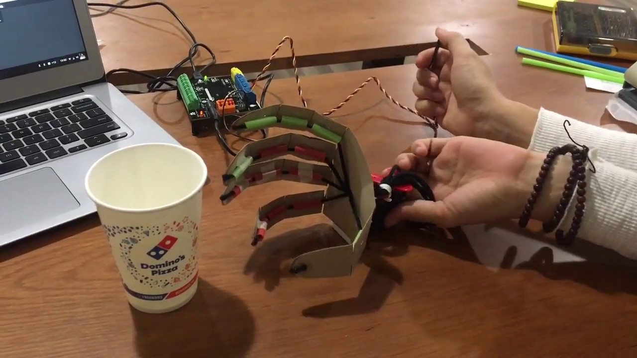 Robot hand - Hummingbird Duo Kit - YouTube