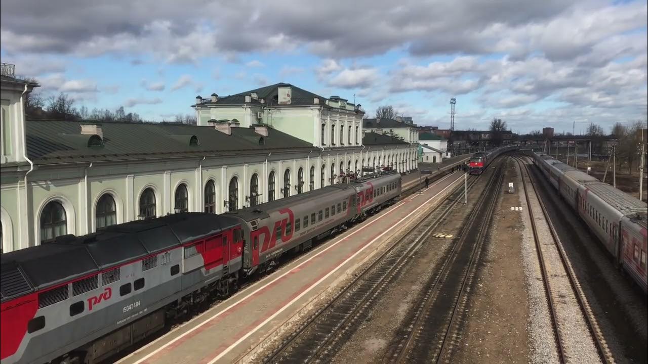 ТЭП70-0356 прибывает с поездом Москва-Псков 063А на Псков-Пассажирский ...
