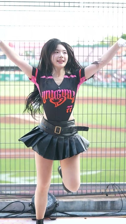 조연주 趙娟週｜Unigirls｜LadyFighter玩美戰神日0915｜FLYING安打版 - YouTube