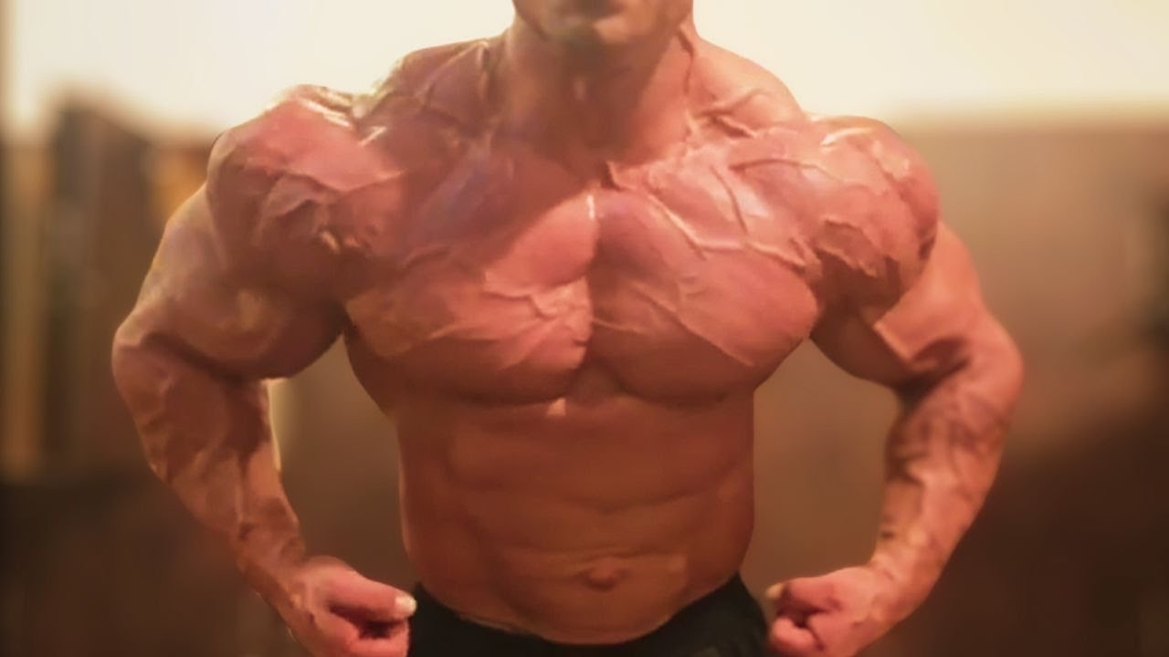 Italian IFBB Pro Bodybuilder Muscle Flexing #14 - YouTube