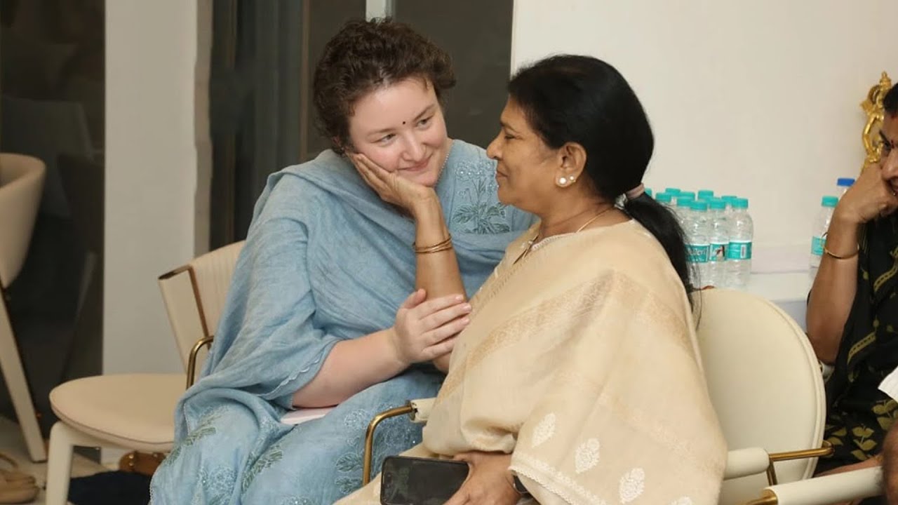 Pawan Kalyan Wife Anna Lezhneva and Chiranjeevi Wife Surekha Visuals ...