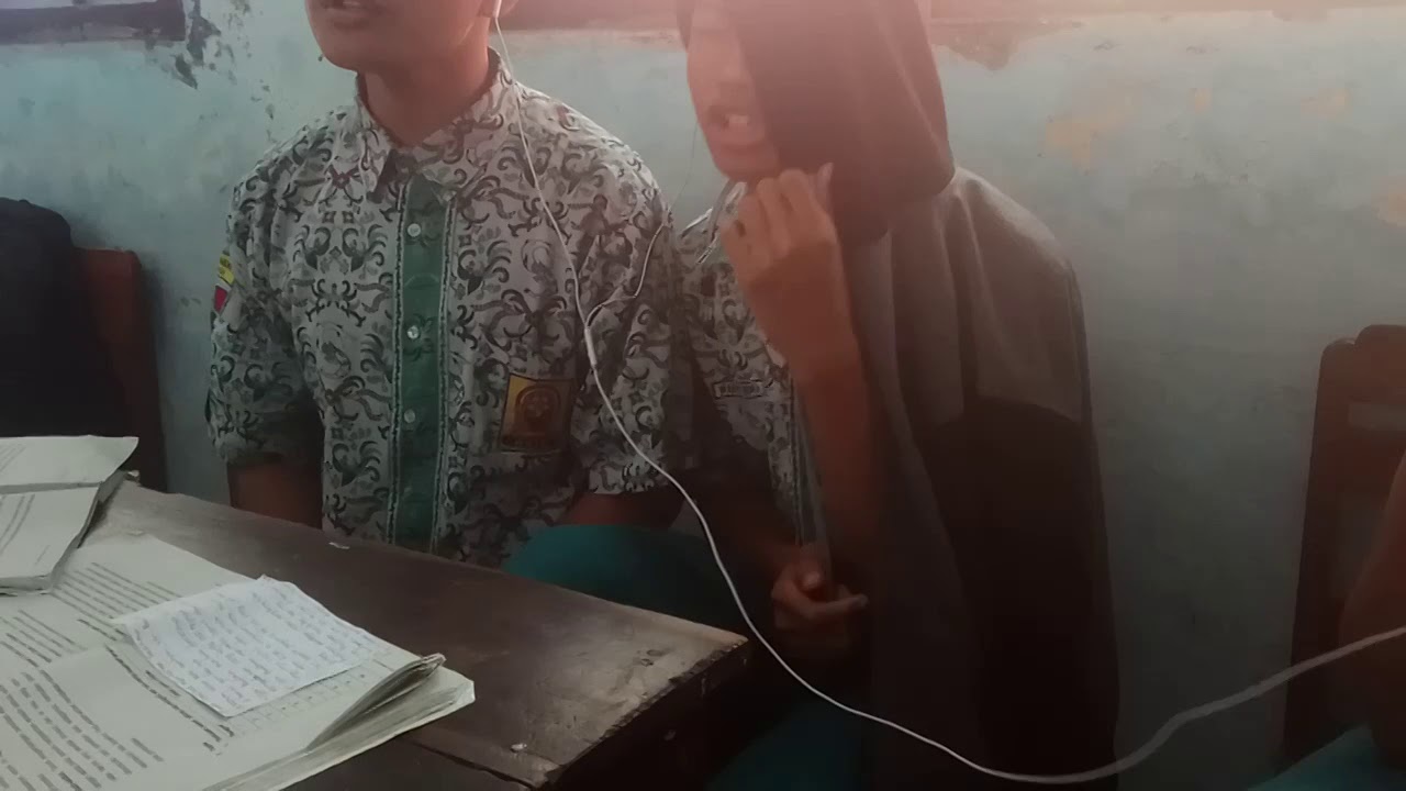 Wahyu Indra Ft. Risandi - Wrecking Ball - YouTube