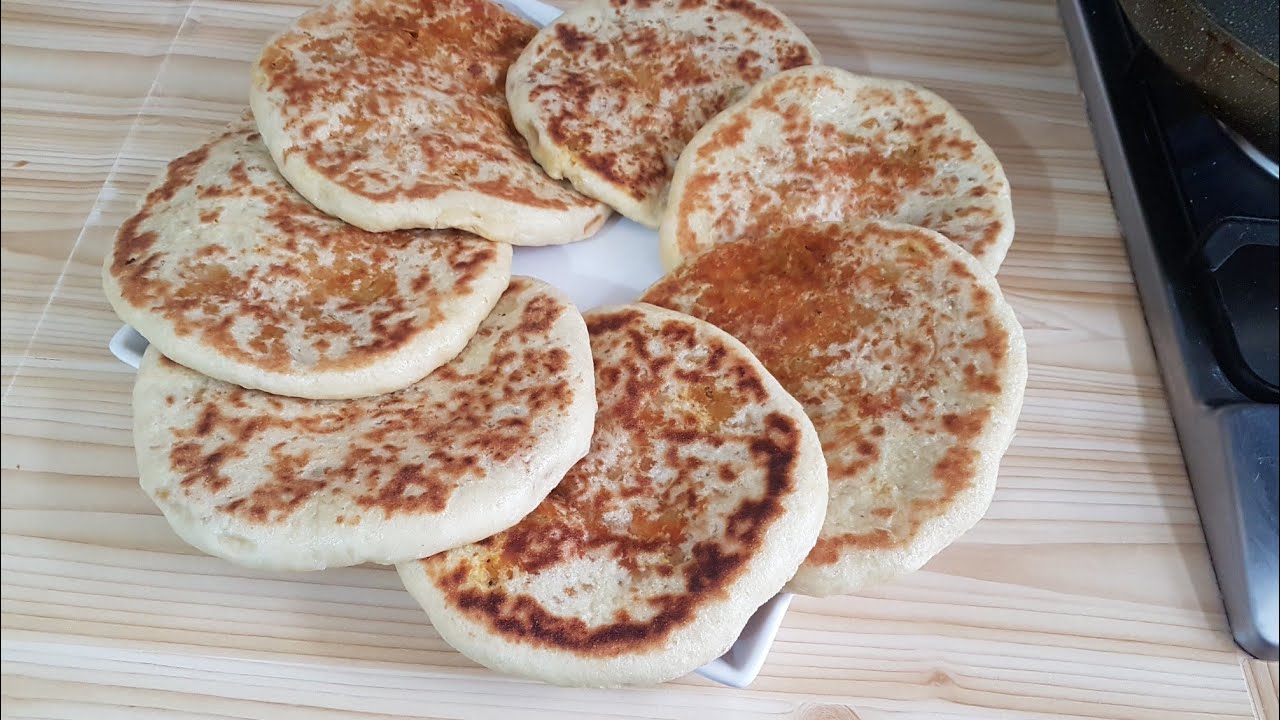 batbout ripiene in padella (batbout marrocchino stuffed batbout in a ...