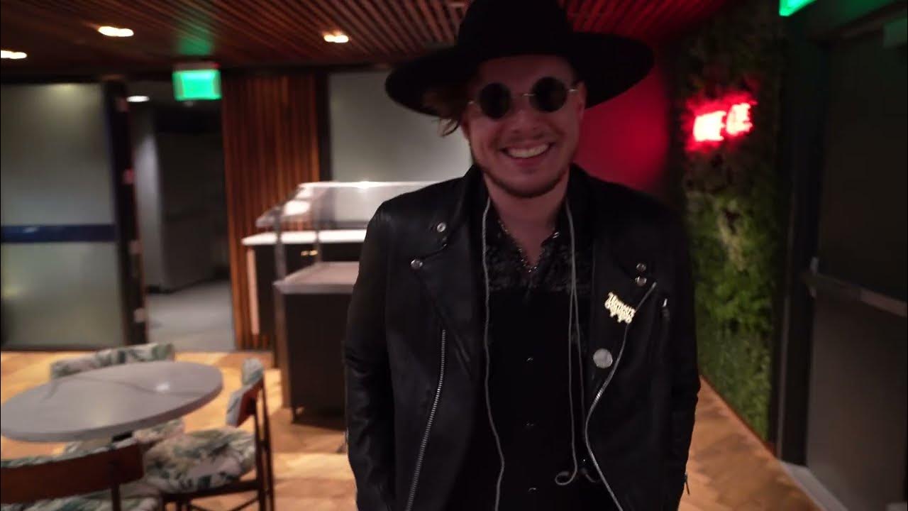 Sean Carney - Invincible (Official Music Video) - YouTube