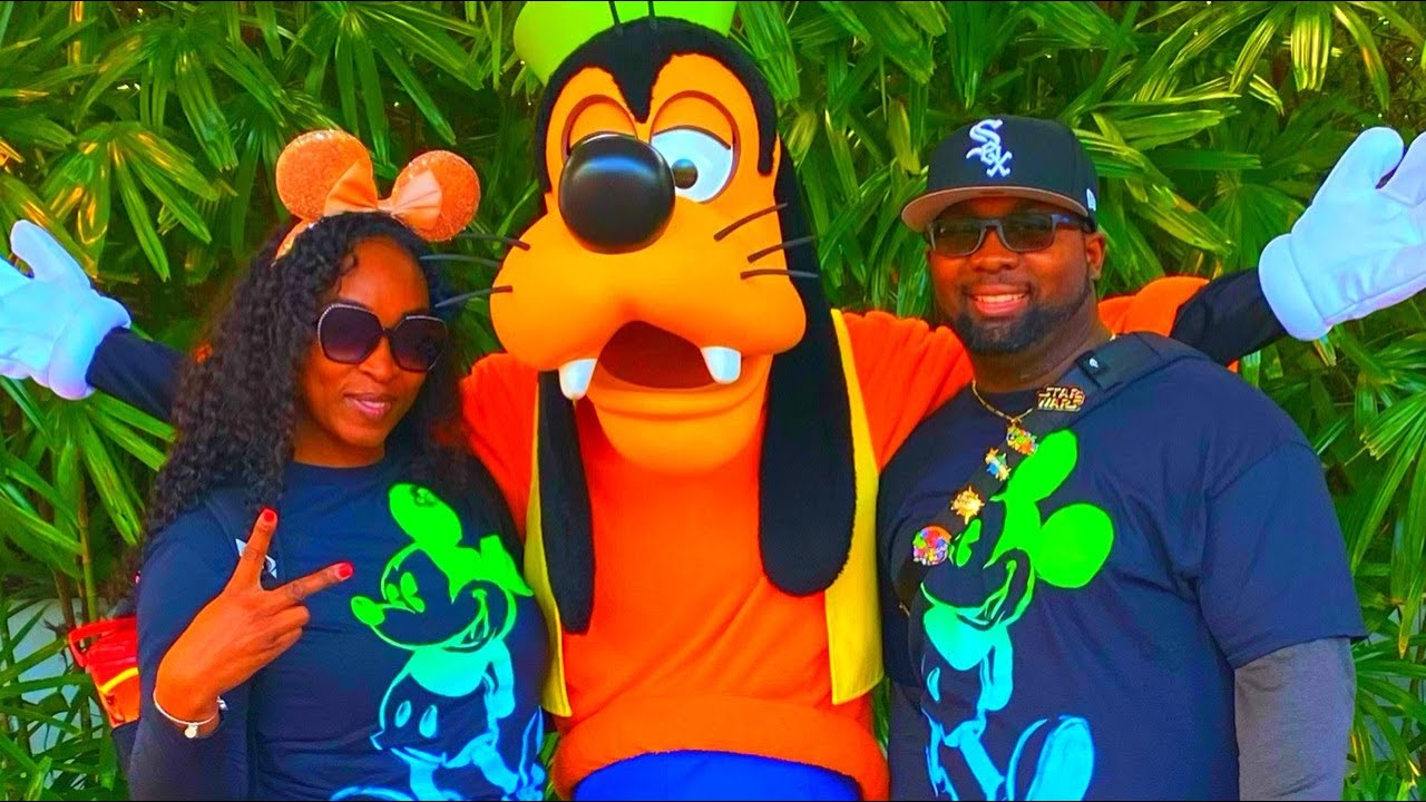 Unbelievable crowds flood Disney World - Epcot & Magic Kingdom # ...